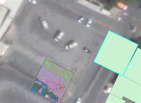 arcgis desktop color fluctuation when moving vector data over raster