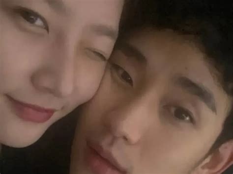 Kim Soo Hyun Klarifikasi Foto Kencan Hingga Cuci Piring Di Rumah Kim