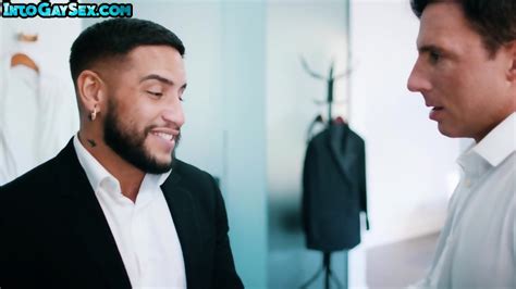 Athletic Jocks Enjoy Passionate Bareback Sex After Kissing Eporner