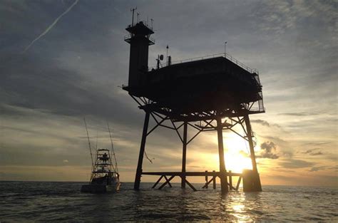 Frying Pan Tower Is A Mid Ocean Getaway For The Fearless