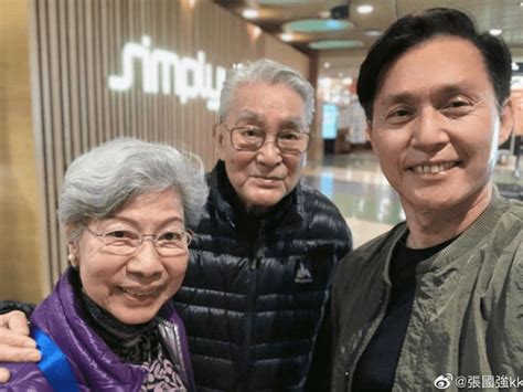 近照曝光！91岁tvb知名绿叶仍精神奕奕！为照顾病妻减少幕前演出太太心愿罗兰