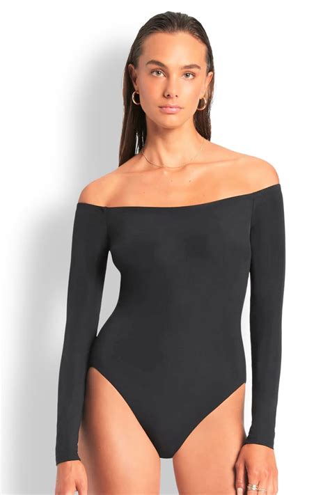 Купальники и пляжная одежда Vela Moda Intima