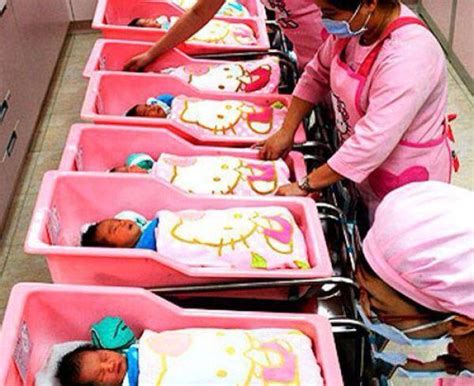 The Hospital Has Its Very Own Hello Kitty Nursery Hello Kitty