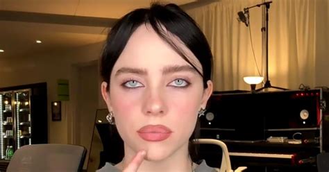 Billie Eilishs Simple Concert Makeup Routine Is Going Viral Us Weekly