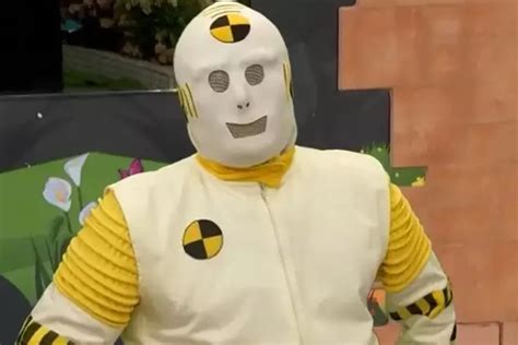 Este é O Salário Dos Dummies Do Bbb25 Eles Ganham Mais Que Os