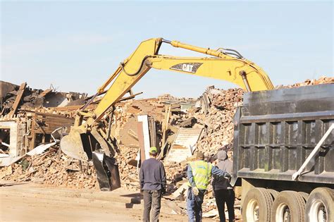 အမေရိကန်အလယ်ပိုင်း ပြည်နယ်ခြောက်ခု၌ လေဆင်နှာမောင်းတိုက်ခတ်မှု လူ ၉၀ ထက်မနည်းသေဆုံးပြီး ၁၀၀ ကျော