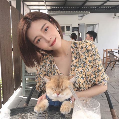 正妹清纯脸蛋偷藏超胸嫩乳 凹凸有致的身材 12p 宅男番号吧