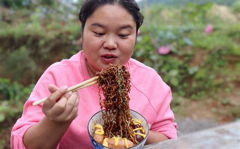 小婷开始秋播挖地种菜咯大白菜红菜薹茼蒿年底涮火锅吃 楊小婷 楊小婷 哔哩哔哩视频