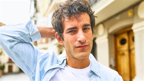 7 Things Narcissistic Partners Do To Invalidate Your Feelings And Make You Feel Small Yourtango