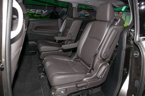 First 2018 Honda Odyssey Minivan Rolls Off The Assembly Line