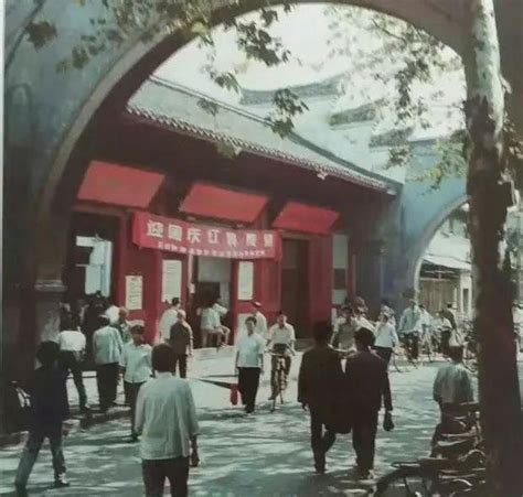 据潇湘晨报：香溢融通（600830）于4月13日发布公告称