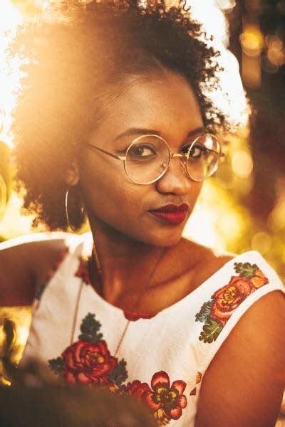 Pin By 🌻🌸 A H G 🌸🌻 On Melanated Beauties Curly Hair Styles Earrings