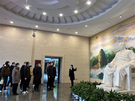 缅怀革命先烈 传承红色基因 —湖南省体育局经济处党支部联合省体彩中心党支部开展主题党日活动