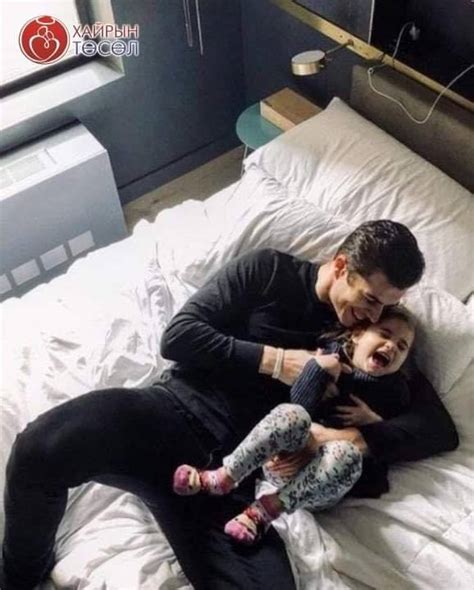 Сүүлийн хэд хоног нөхөр маань орой Бүх хайраа гэр бүлдээ