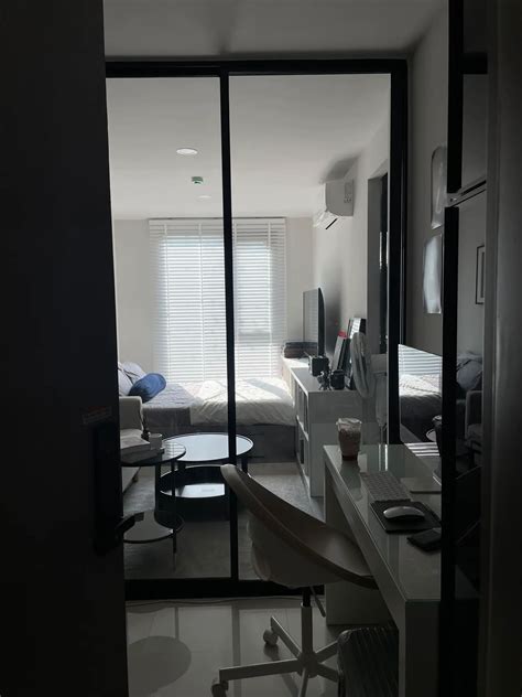 แต่งห้องคลุมโทน ขาว เทา เรียบหรู แกลเลอรีที่โพสต์โดย Sakditat Nick Lemon8