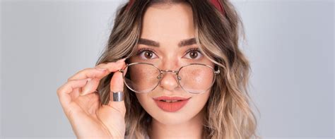 New Glasses Problems How To Avoid Marks On Your Nose Vision Direct Au