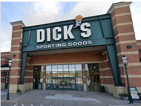 Dicks Sporting Goods Completes International Footwear Chain Acquistion