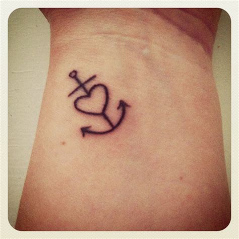 Hope Love And Faith Hoop Geloof En Liefde Tattoo Tattoos For Women Tattoos For Women Small