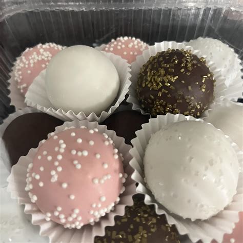 Seohopie 오늘의 메뉴 안내 🎃단호박 파이 🍎럼레이즌 애플파이 🍎사워 크림 애플파이 🍎그릭 요거트 크림 애플파이 🍋레몬 체스 파이 🍫초콜렛 체스 파이 🍁메이플