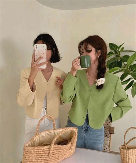 마리그램 노카라 파스텔 블루 네이비 아이보리 4퍼튼 베이직 심플 세미 크롭 여름 자켓 오피스 캐주얼 소개팅룩 데이트룩 슬렉스 코디 스커트 코디 데님룩 코디