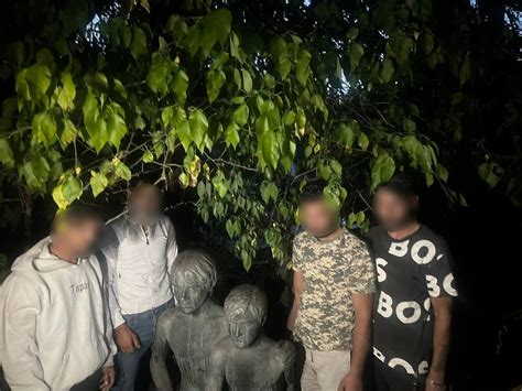 Лишени од слобода четири лица од Скопје фатени веднаш откако одзеле бронзена биста од