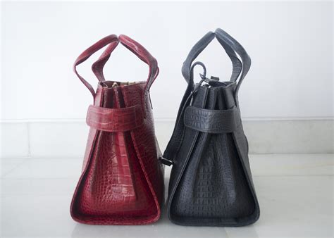 무료 이미지 가죽 빨간 핸드백 상표 직물 마젠타 나쁜 아코디언 패션 액세서리 토트 백 어깨에 매는 가방 4234x3024 826780 무료