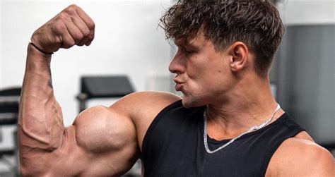 How Steve Kris Works Out For Gains With Minimal Equipment