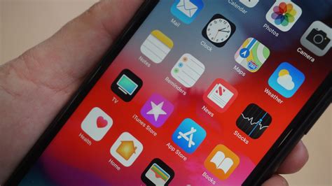 Samsung Galaxy S10e Vs IPhone XR Battle Of The Cheaper Champions TechRadar