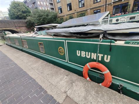 Big Ubuntu Fan Its A Canalboat Btw Rlinuxmemes