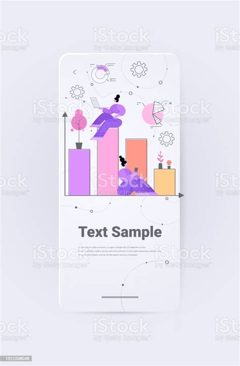 차트 및 그래프 데이터 분석 프로세스 기획 회사 전략 개념을 분석하는 비즈니스 우먼 사무실에 대한 스톡 벡터 아트 및 기타