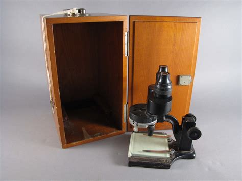 Microscope Smithsonian Institution