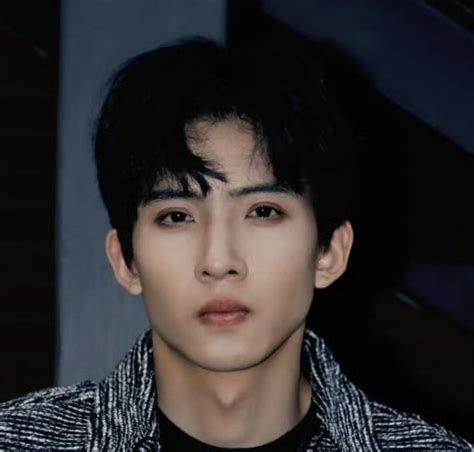 Ai Yi 艾易 MyDramaList