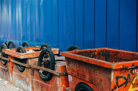 효율적인 폐기물 관리를 위한 바퀴달린 산업용 쓰레기통 필수 기능 10가지