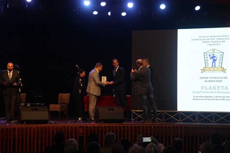 Hrvatskom Kulturnom Društvu Napredak Uručeno Prestižno Priznanje Plaketa „kralj Tvrtko Prvi