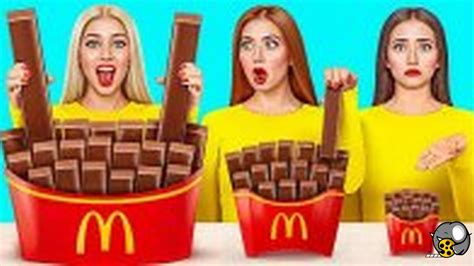 سرگرمی بانوان خوراکی بزرگ کوچک و متوسط چالش غذا سه نفره فیلو