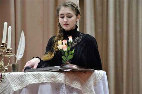 Твої листи завжди пахнуть зівялими трояндами Історія одного