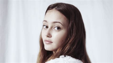 Ella Purnell Hands Naked Onlyfans