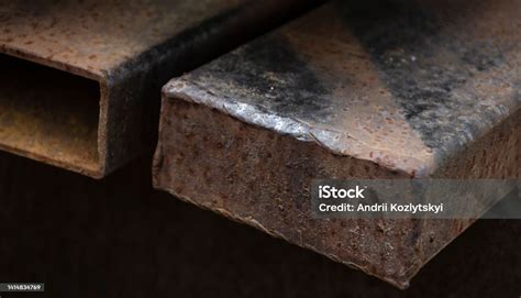 작업장에 있는 강철 단면도 금속으로 만든 막대 건설 생산을위한 강철 부품 0명에 대한 스톡 사진 및 기타 이미지 0명 갈색 강철 Istock
