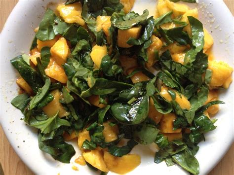 Delicious Mango Spinach Salad