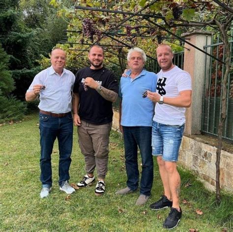 НЕВЕРОЯТЕН ПАНАИР В ПИК Висш полицейски шеф хванат на калъп от жена си с любовница рускиня в