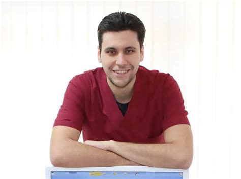 Д р Радослав Ралев Д р Ралев зъболекар