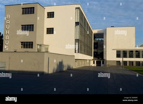 Allemagne Dessau Rosslau Célèbre Bauhaus Construit En 1925 1926