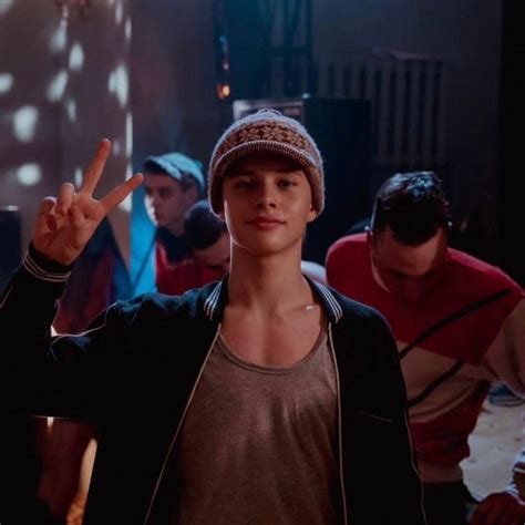 Леон Кемстач Андрей «Пальто биография актера из сериала «Слово пацана фото сколько лет