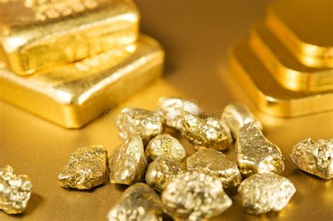 Oro Fino Foto De Archivo Imagen De Dorado Pureza Rico 18813024