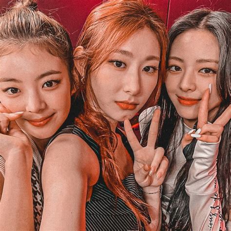 Icons Aesthetic Wallpapers Kpop Itzy Lia Yuna Chaeryong Lia