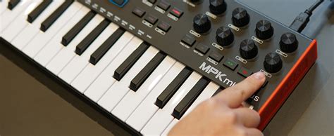 Amazon Akai Professional MPK Mini Plus USB MIDI Keyboard Controller With Mini Keys
