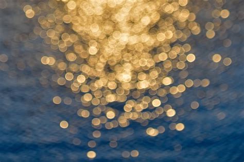 선셋 라이트의 물 보 케 여름 배경 디 포커 싱 사진 햇빛 Bokeh 반짝 깊은 푸른 물 지중해 바다 흐린 배경 먼지에 대한 스톡 사진 및 기타 이미지 Istock