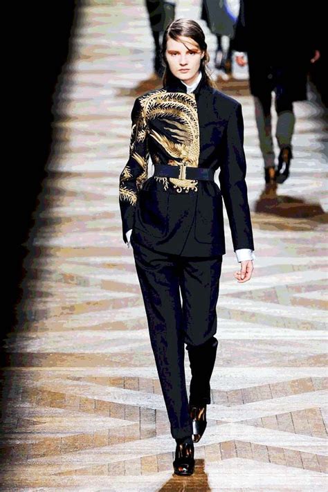 Runway Tailoring Embroidered Blazer