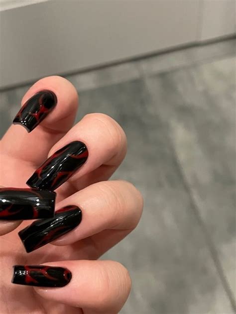 Пин от пользователя Whoooema на доске Goth Nails в 2024 г Красивые