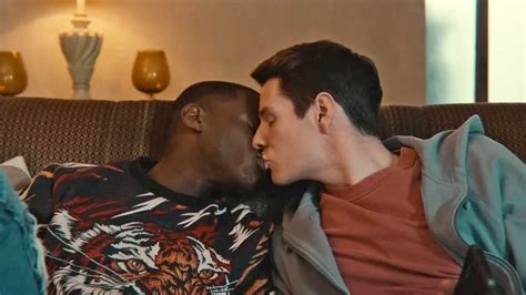 Alle Küsse In Der Serie „sex Education“ Supercut
